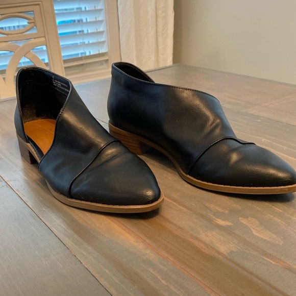 Universal Thread | Shoes | Universal Threads 75 | Poshmark